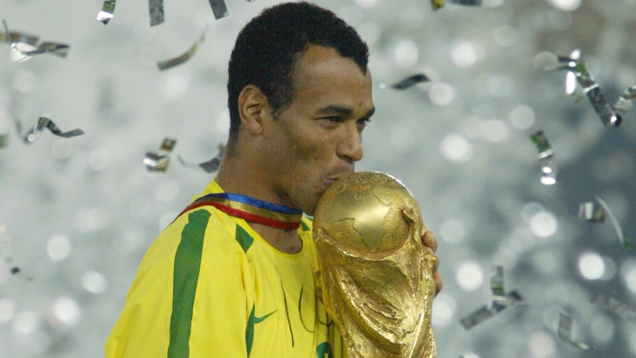 Surpresa no futebol: Cafu tem retorno confirmado ao gramado - Extra Campo